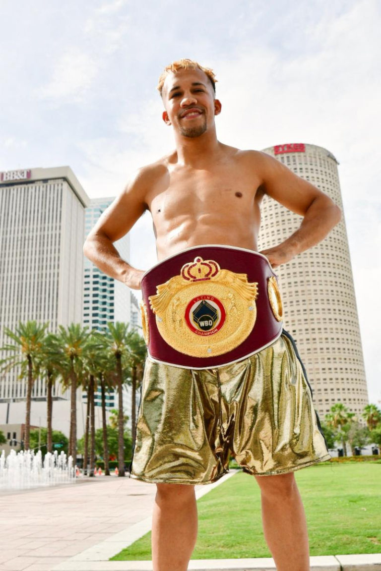 WBO Latino Champion Daniel Lozano Battles Ricardo Espinoza This Friday ...